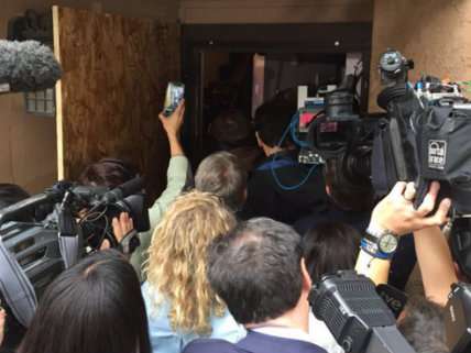 Bizarre Cable News Scene as Reporters Enter the Home of Suspected San ...