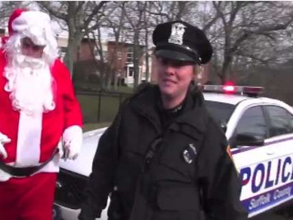 Police Keep Pulling People Over In 'Cute' Christmas-Themed Publicity Stunts