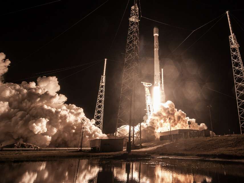 SpaceX and Uncle Sam Shrug Off Billion-Dollar Blame Game