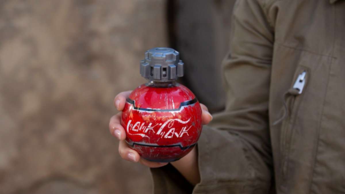 TSA Bans Coke Bottles That Resemble Fictional Star Wars Explosives ...