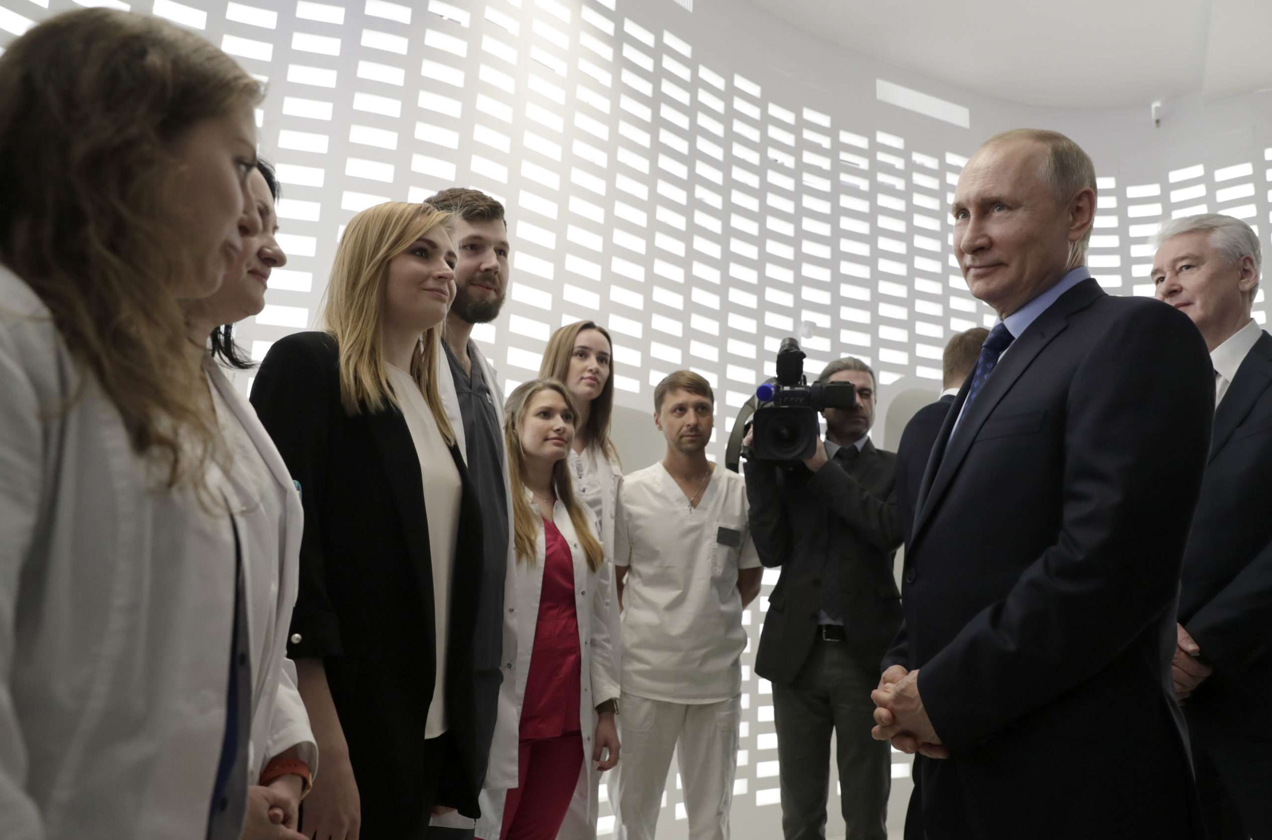 Russia Fights Coronavirus With Price Controls, Travel Restrictions