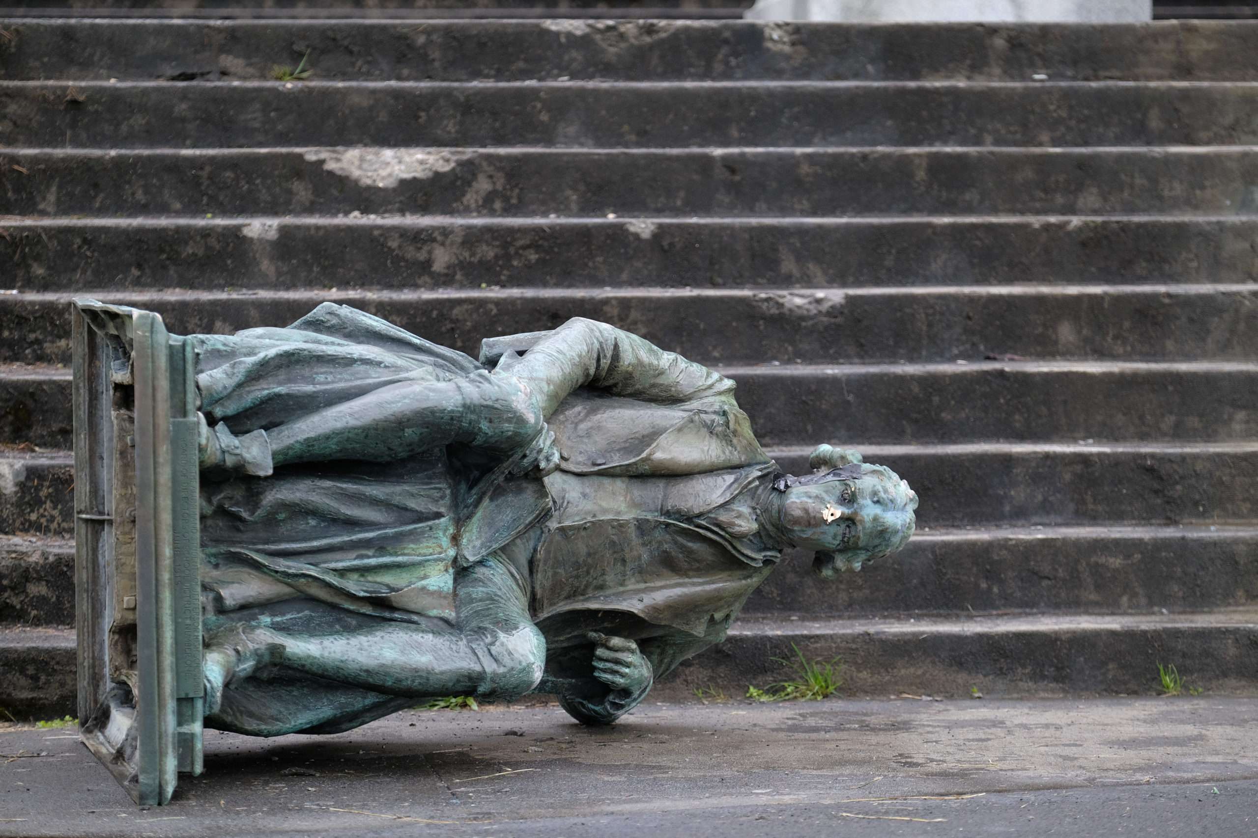 Let's Have Fewer Public Statues - Reason.com