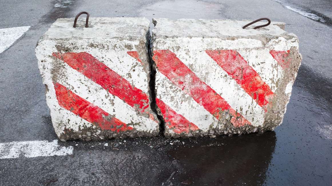 Brickbat: Block Heads