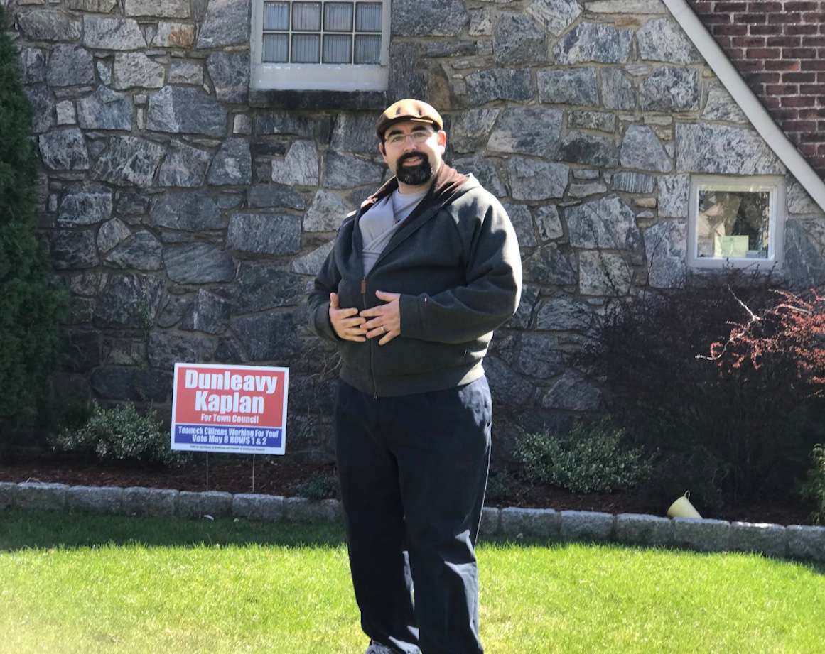 New Jersey Cops Harass Parents Who Let 6-Year-Old Daughter Take a Walk