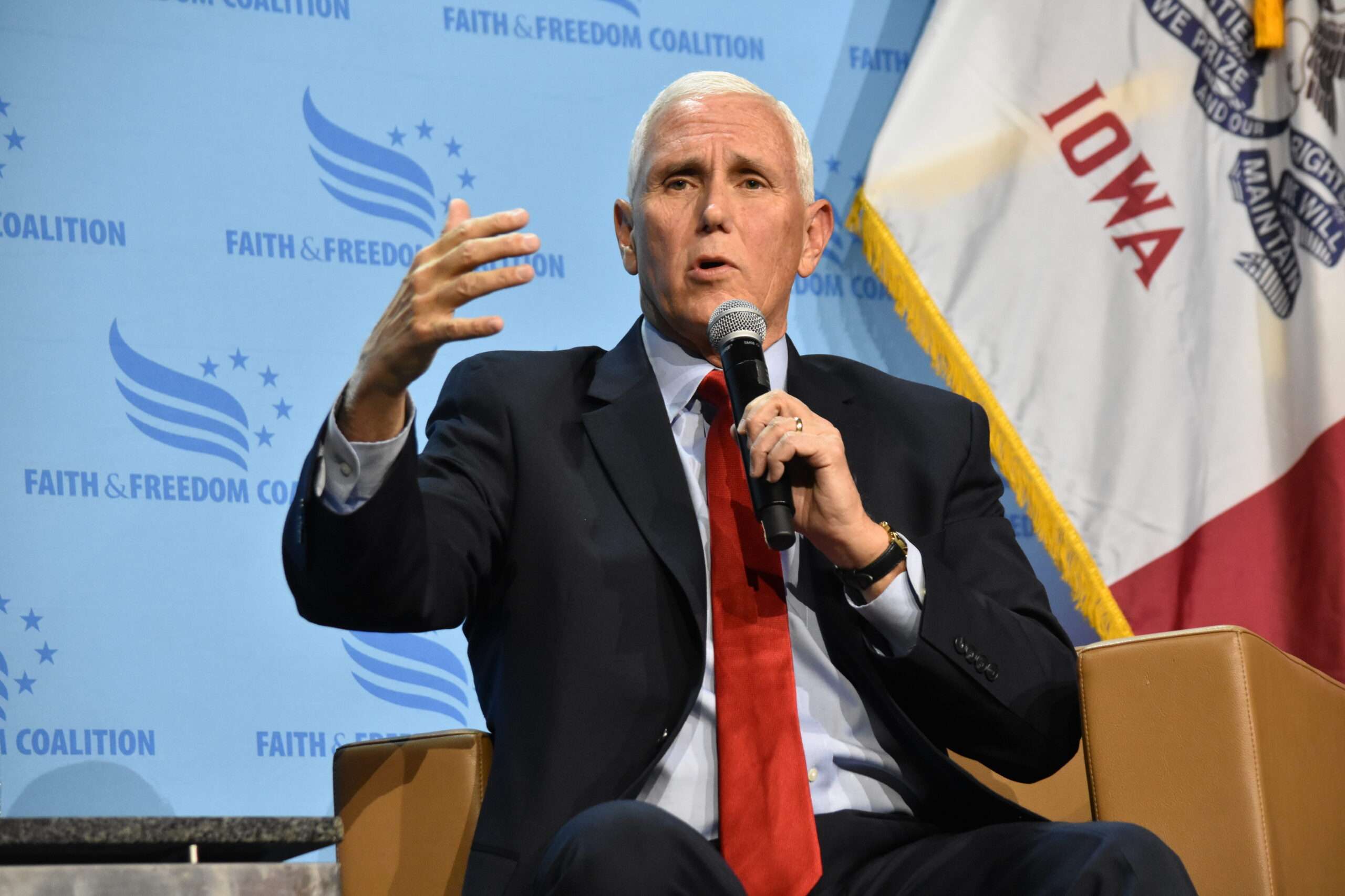 Mike Pence Claims The Reagan Mantle So Far It Isnt Helping Him