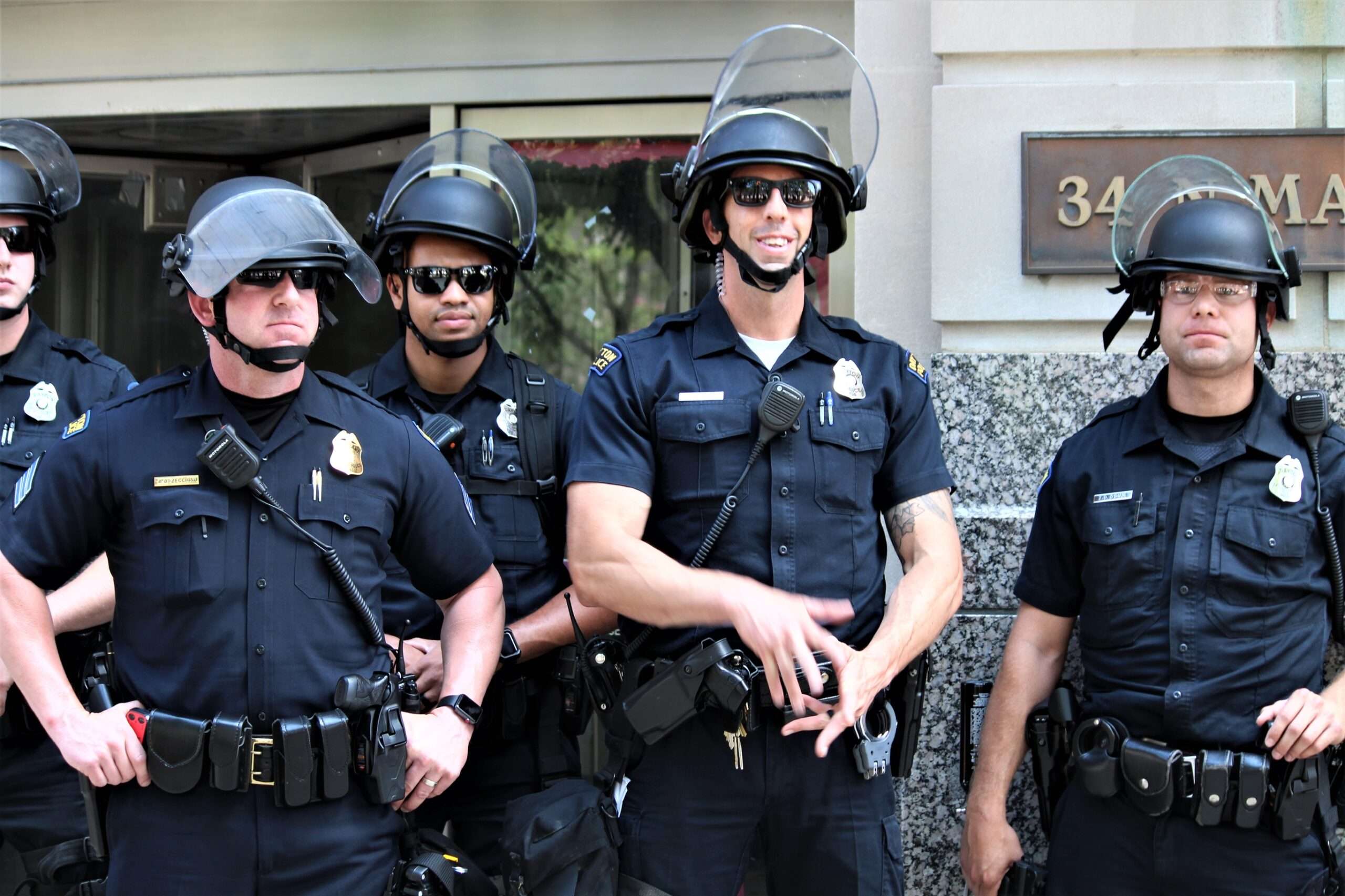 Brickbat: Strong Arm of the Law - Reason.com